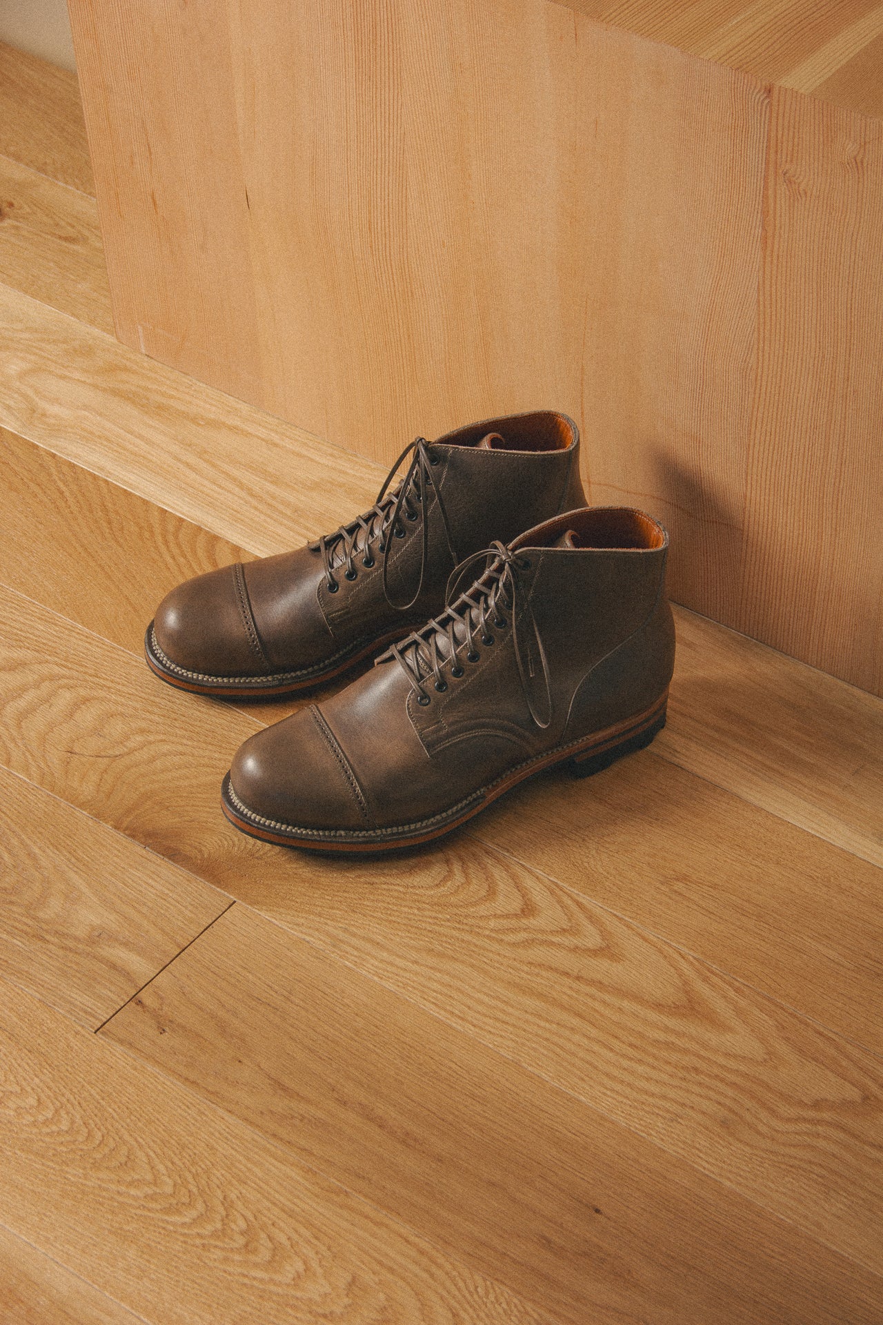Charcoal & Walnut Cypress – VIBERG