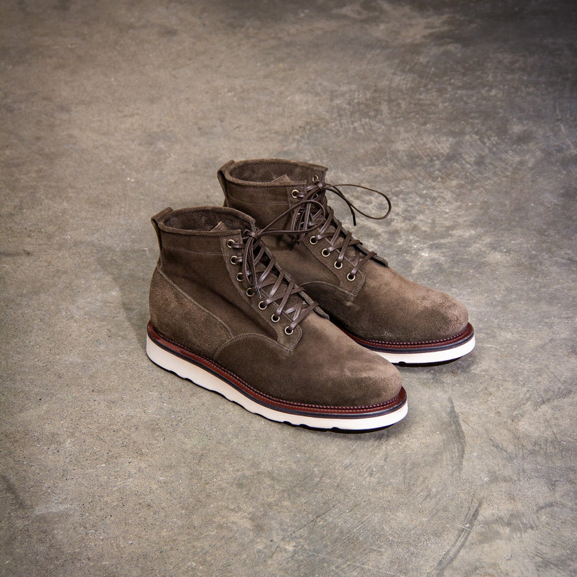 Scout Boot - Dark Olive Janus Calf Suede – VIBERG